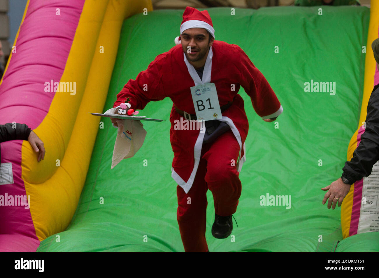 33rd running hi-res stock photography and images - Alamy
