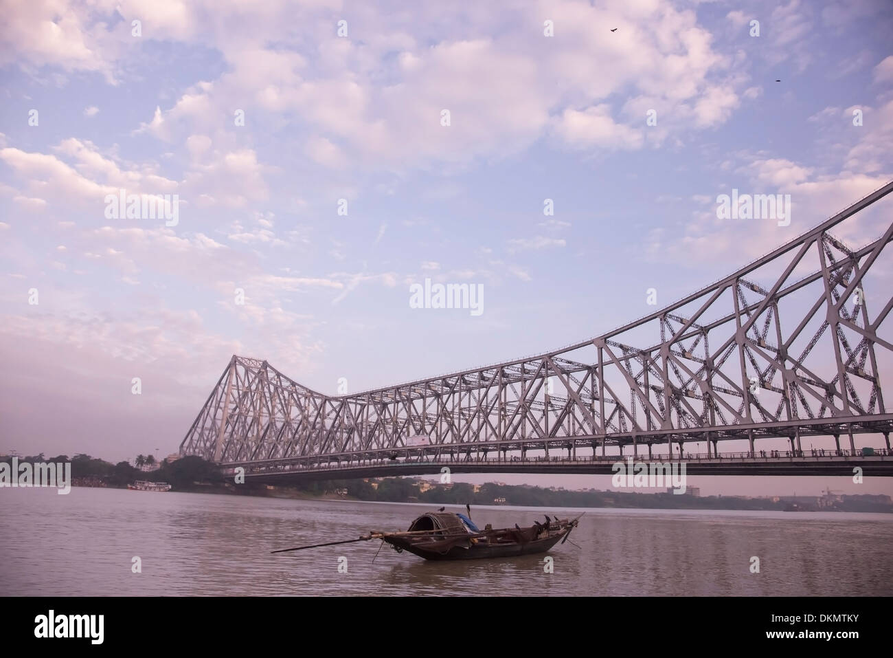 Huge structure hi-res stock photography and images - Alamy