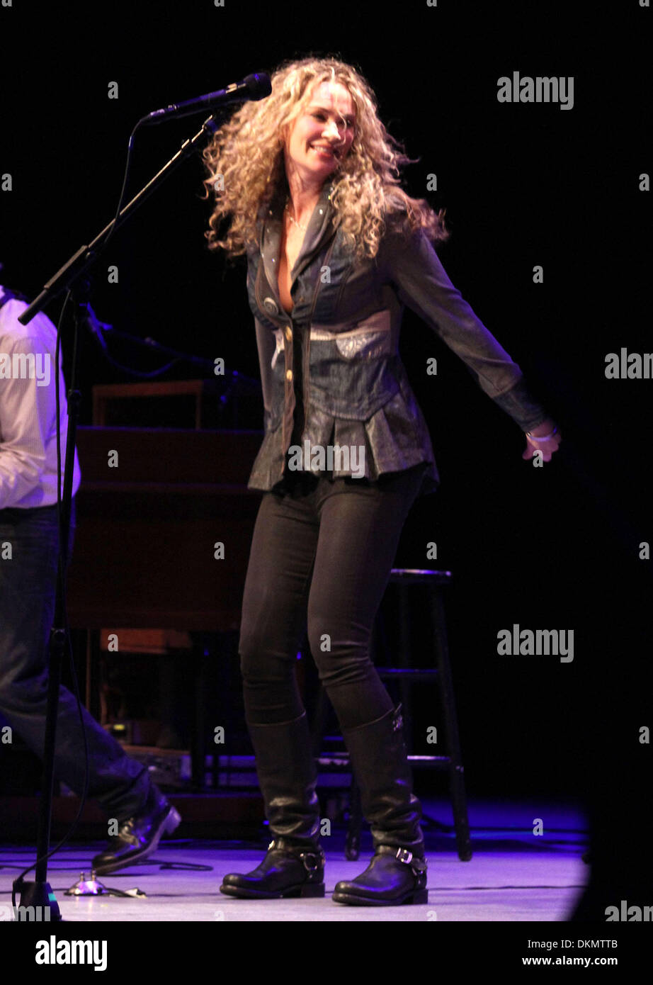 New York, New York, USA. 6th Dec, 2013. Singer DANA FUCHS performs ...
