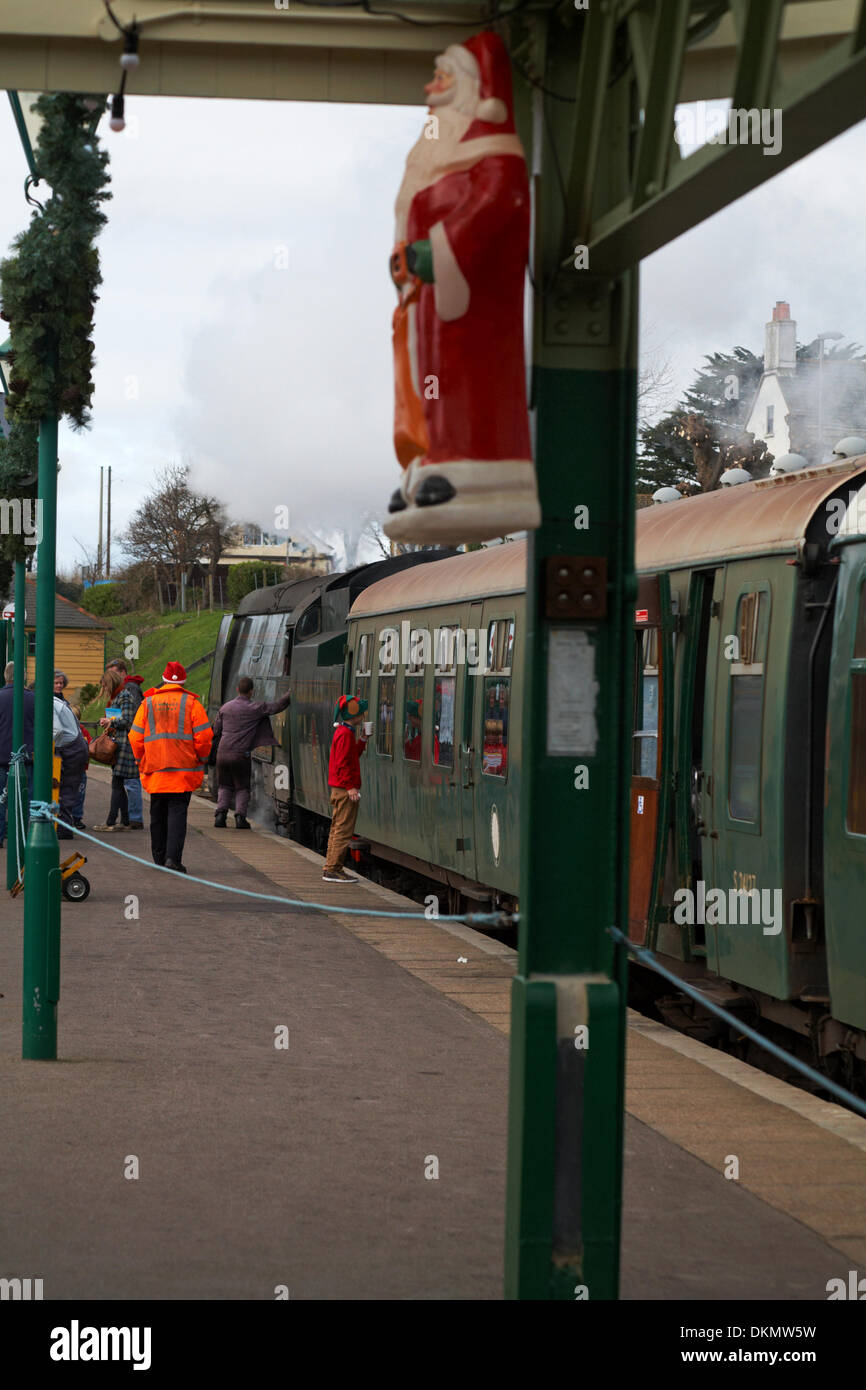 Santa special steam train trip swanage railway hi-res stock photography ...