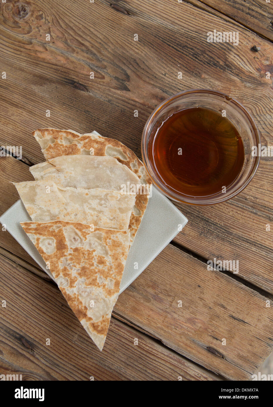 Omani bread hi-res stock photography and images - Alamy