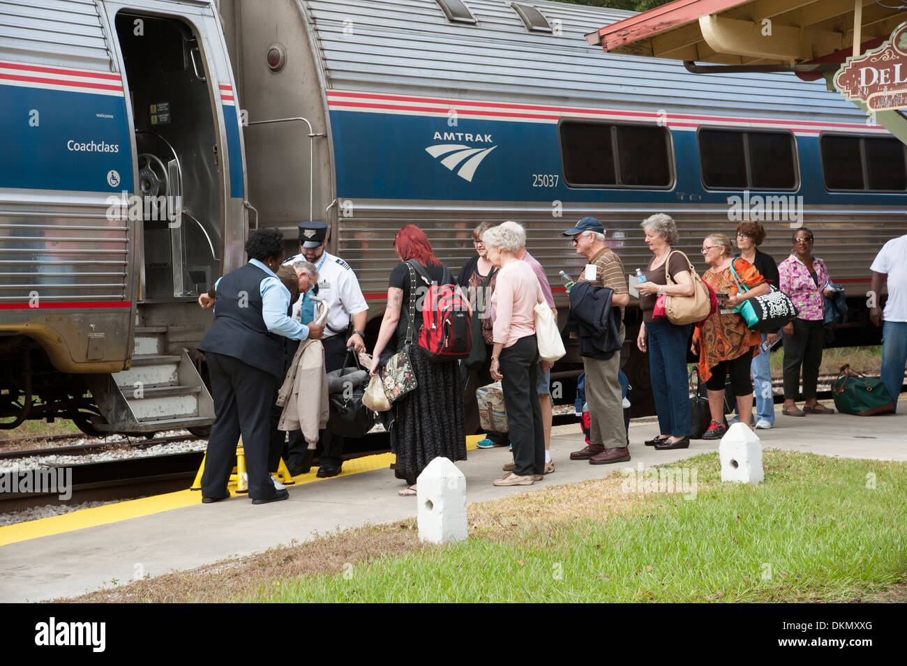 Amtrak train system hi-res stock photography and images - Alamy