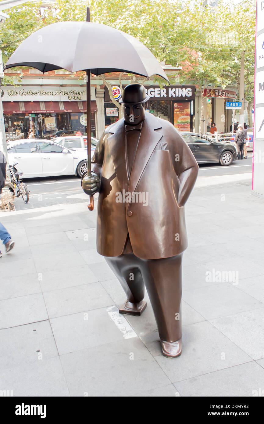 Sculpture on the street Stock Photo - Alamy
