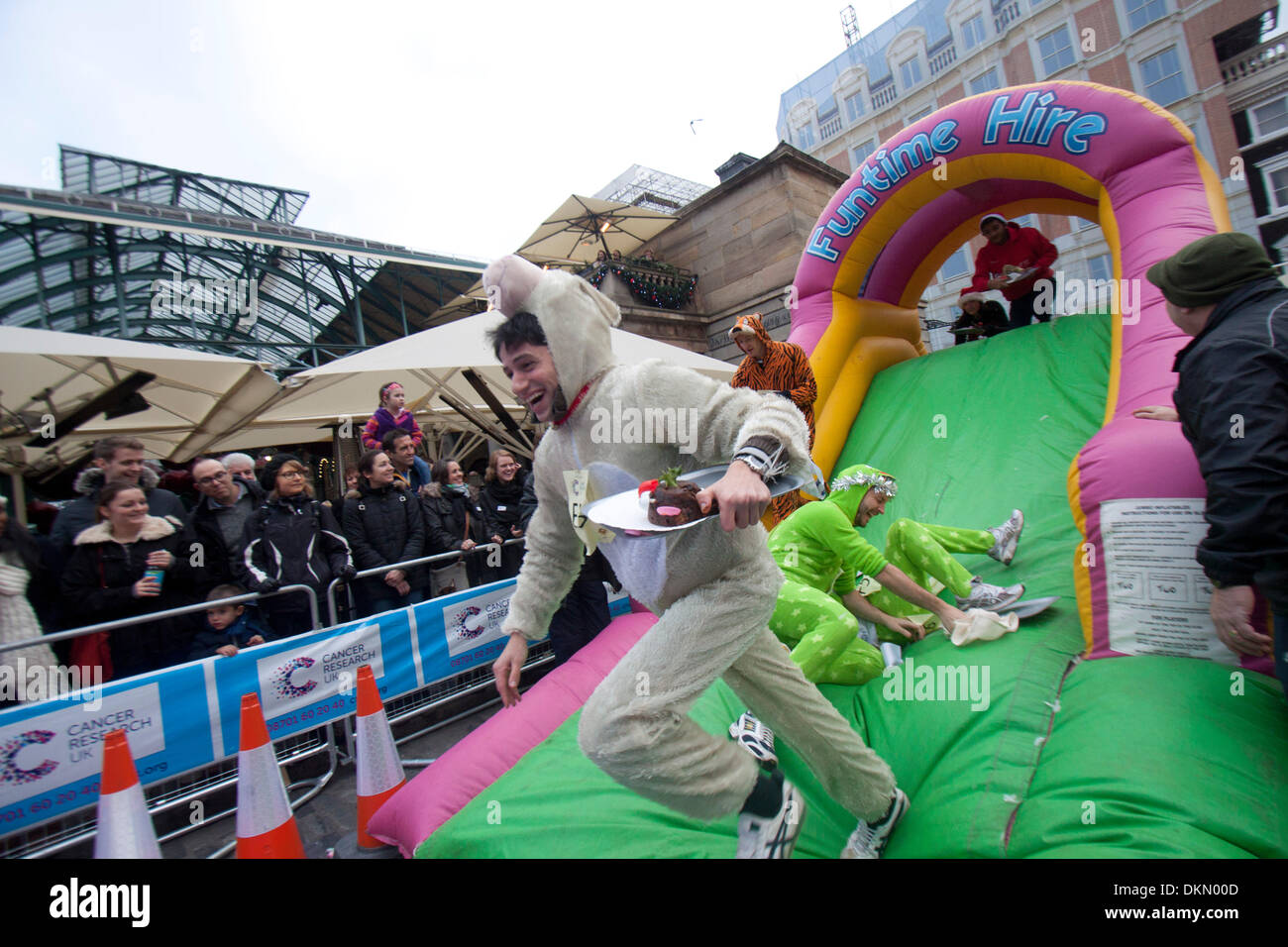 33rd running hi-res stock photography and images - Alamy