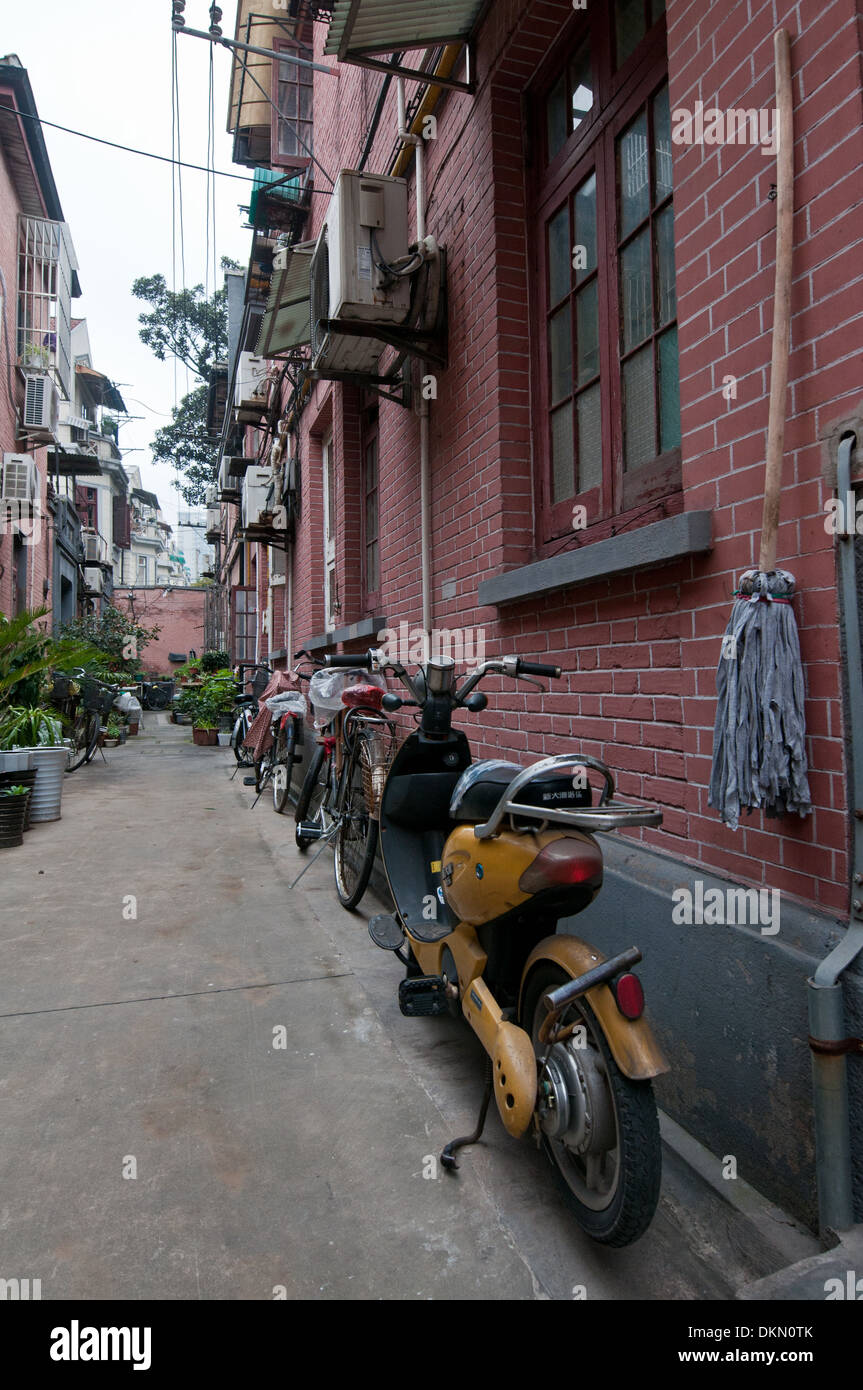 traditional Shanghainese architectural style area - Shikumen - combine ...