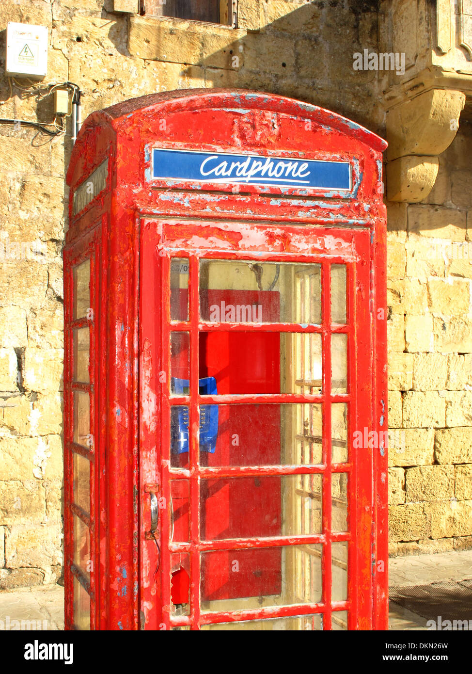 Traditional english red phone booth in Malta island Stock Photo - Alamy