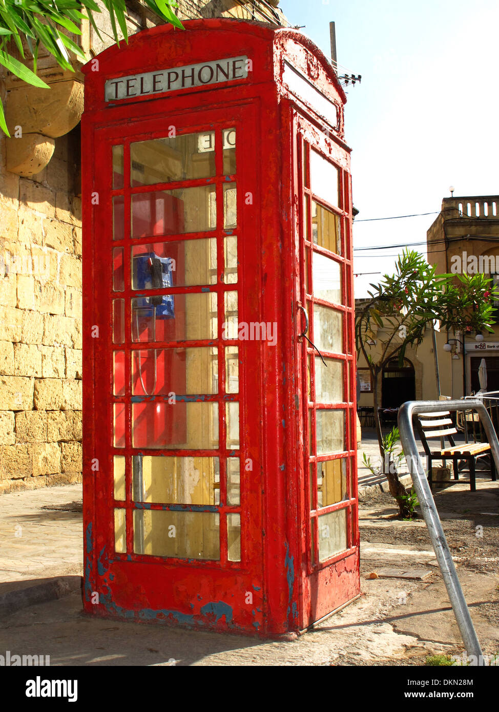 Telephone booth english hi-res stock photography and images - Alamy