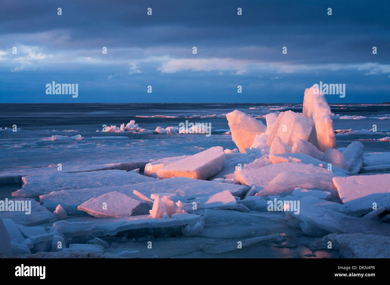 Beautiful frozen winter landscape hi-res stock photography and images ...