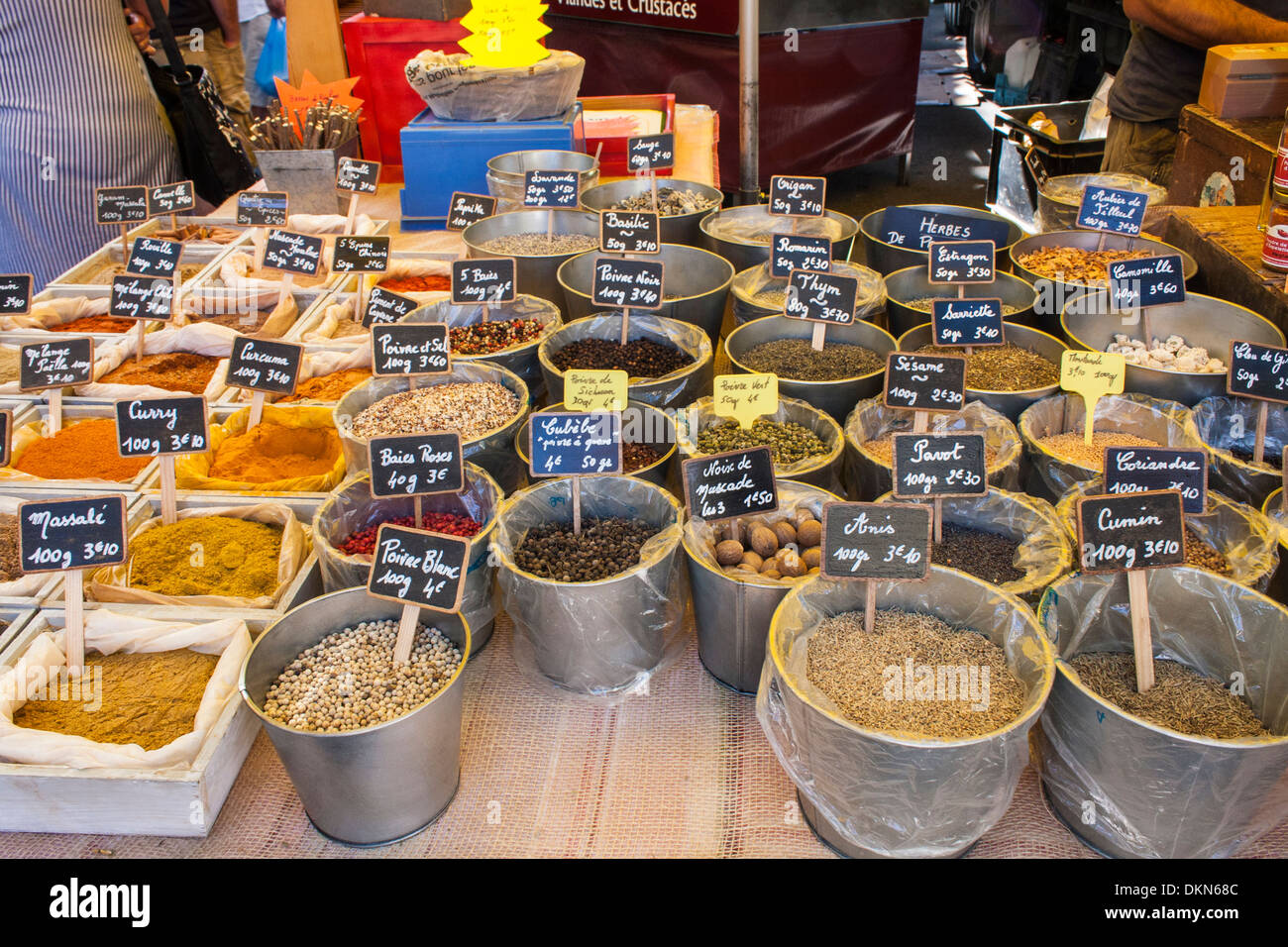 Seed stall hi-res stock photography and images - Alamy