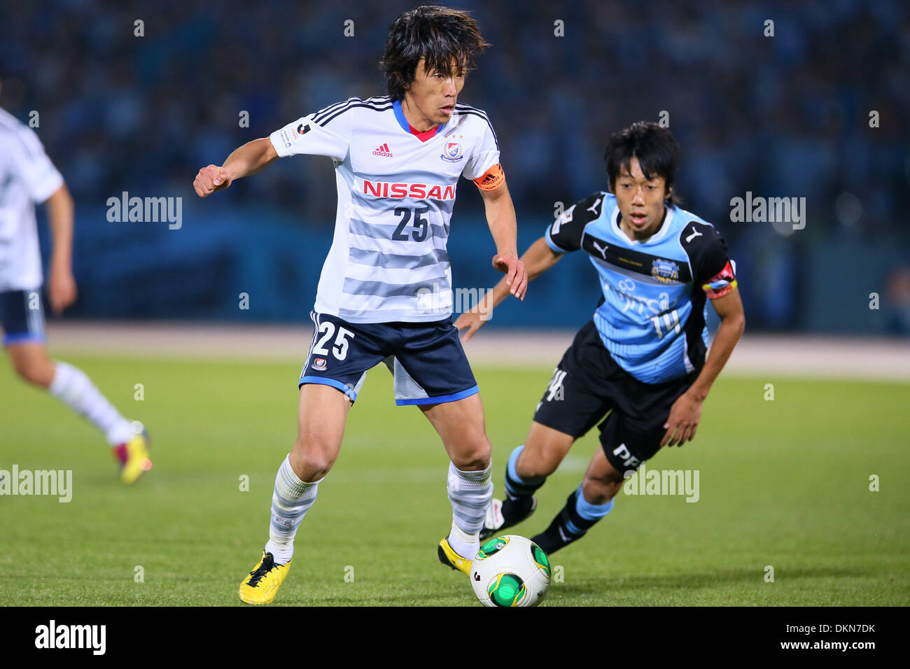 Kawasaki Todoroki Stadium, Kanagawa, Japan. 7th Dec, 2013. (L-R) Shunsuke Nakamura (F Marinos ...