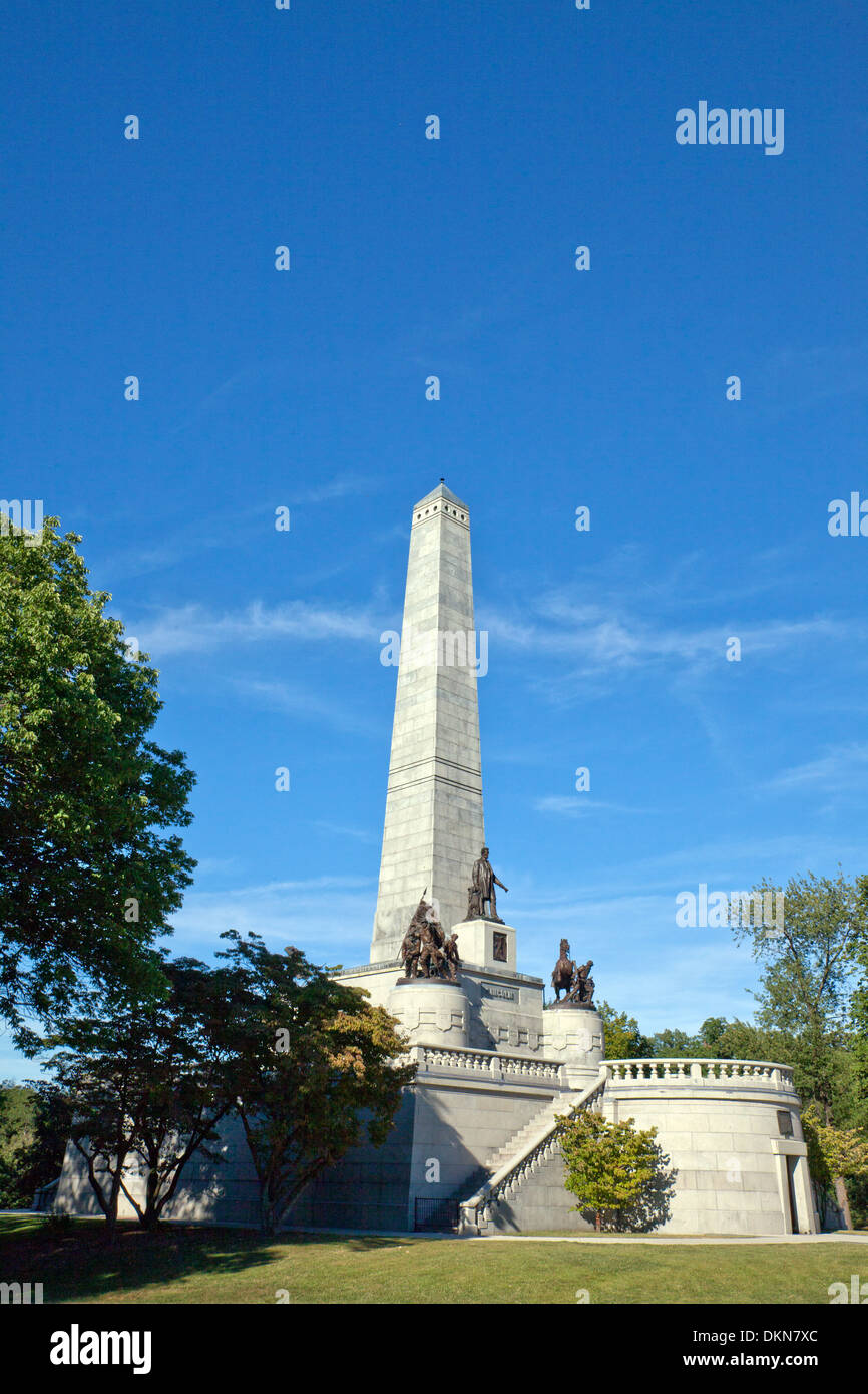 Abraham Lincoln's tomb, exterior, Springfield, Illinois Stock Photo - Alamy