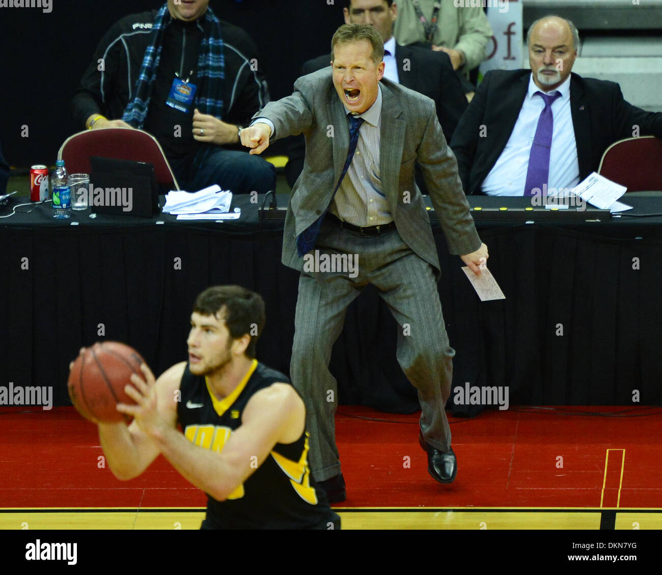 Des Moines, Iowa, USA. 7th Dec, 2013. December 7th., 2013: Drake head ...