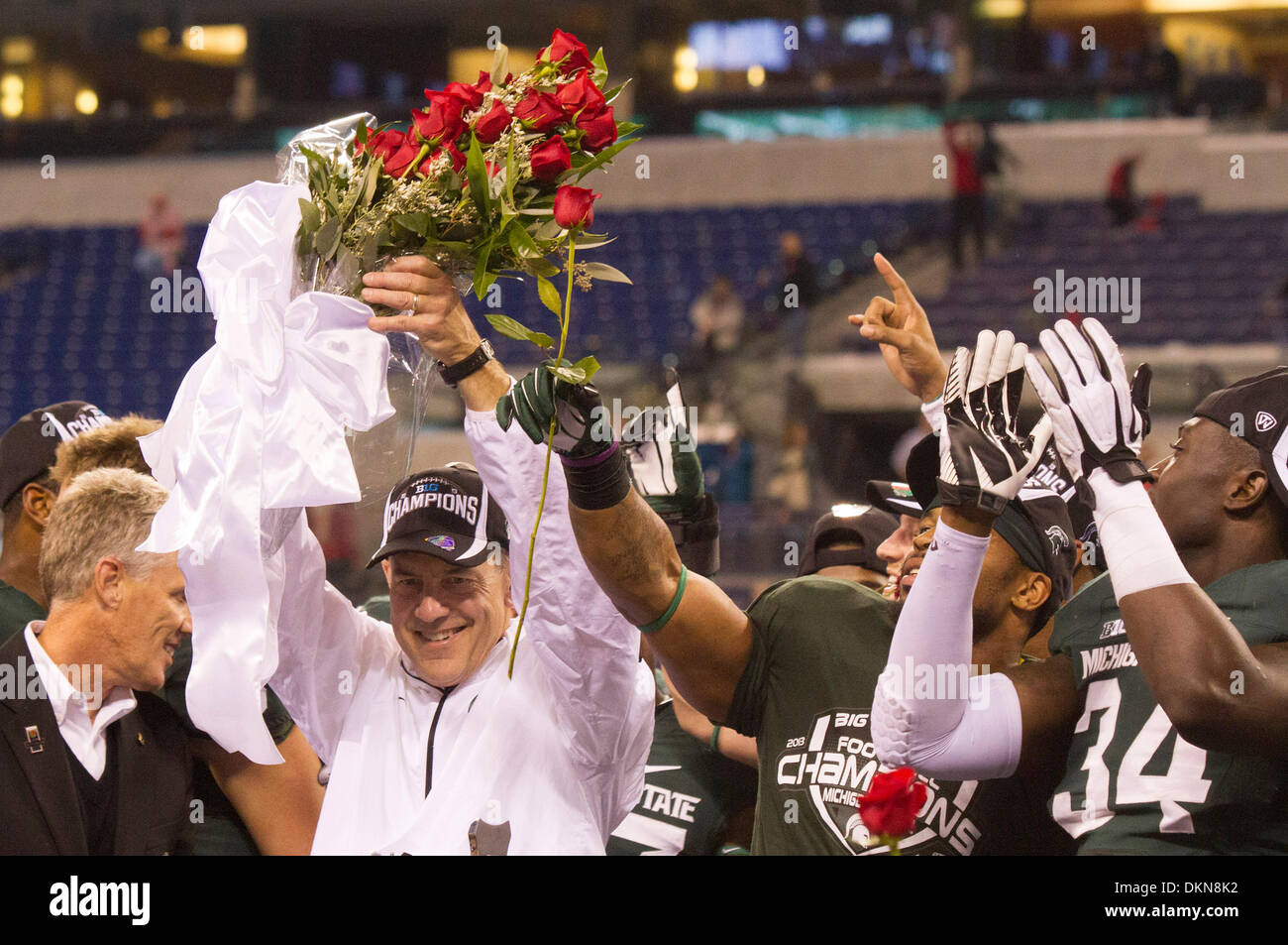 Alamy big bouquet of roses hi-res stock photography and images - Alamy