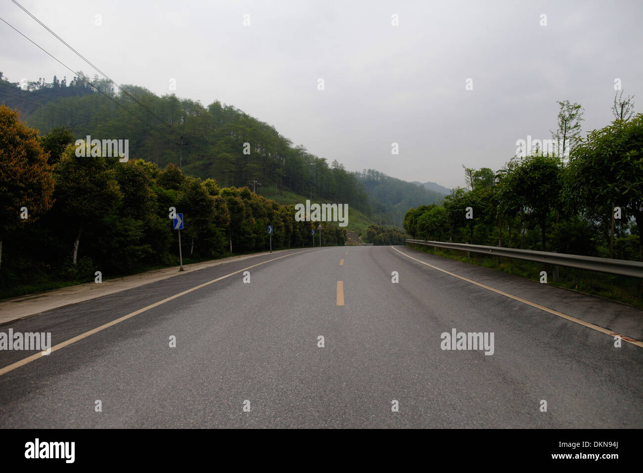 country road of China Stock Photo - Alamy