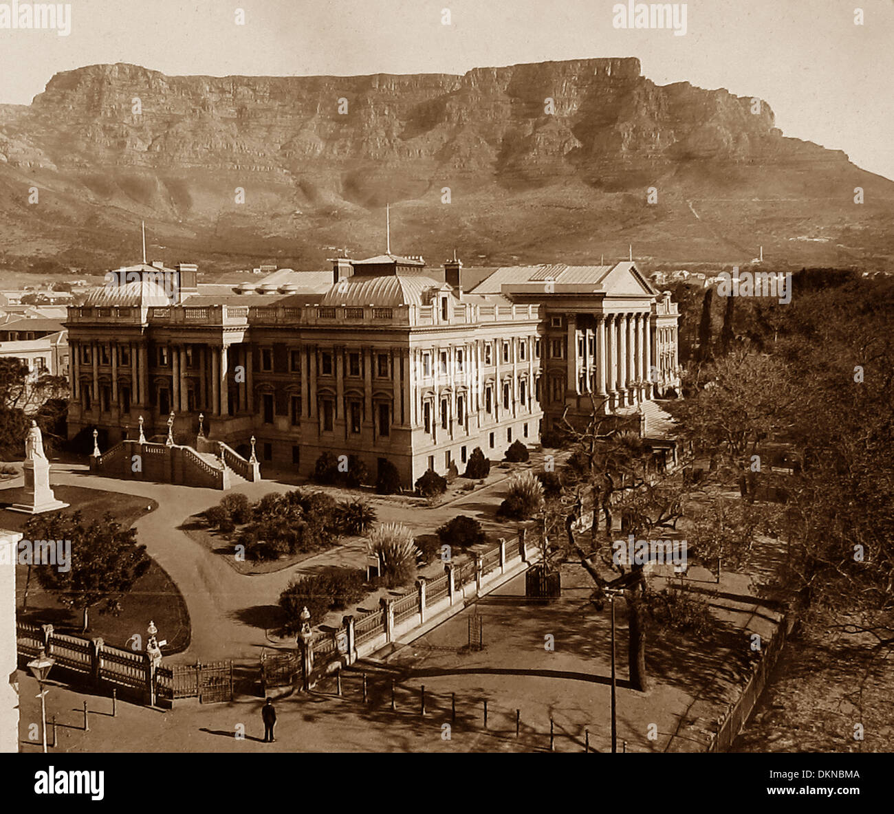 South African Mansions 1900 Parktown's Oldest House Continues To Decay