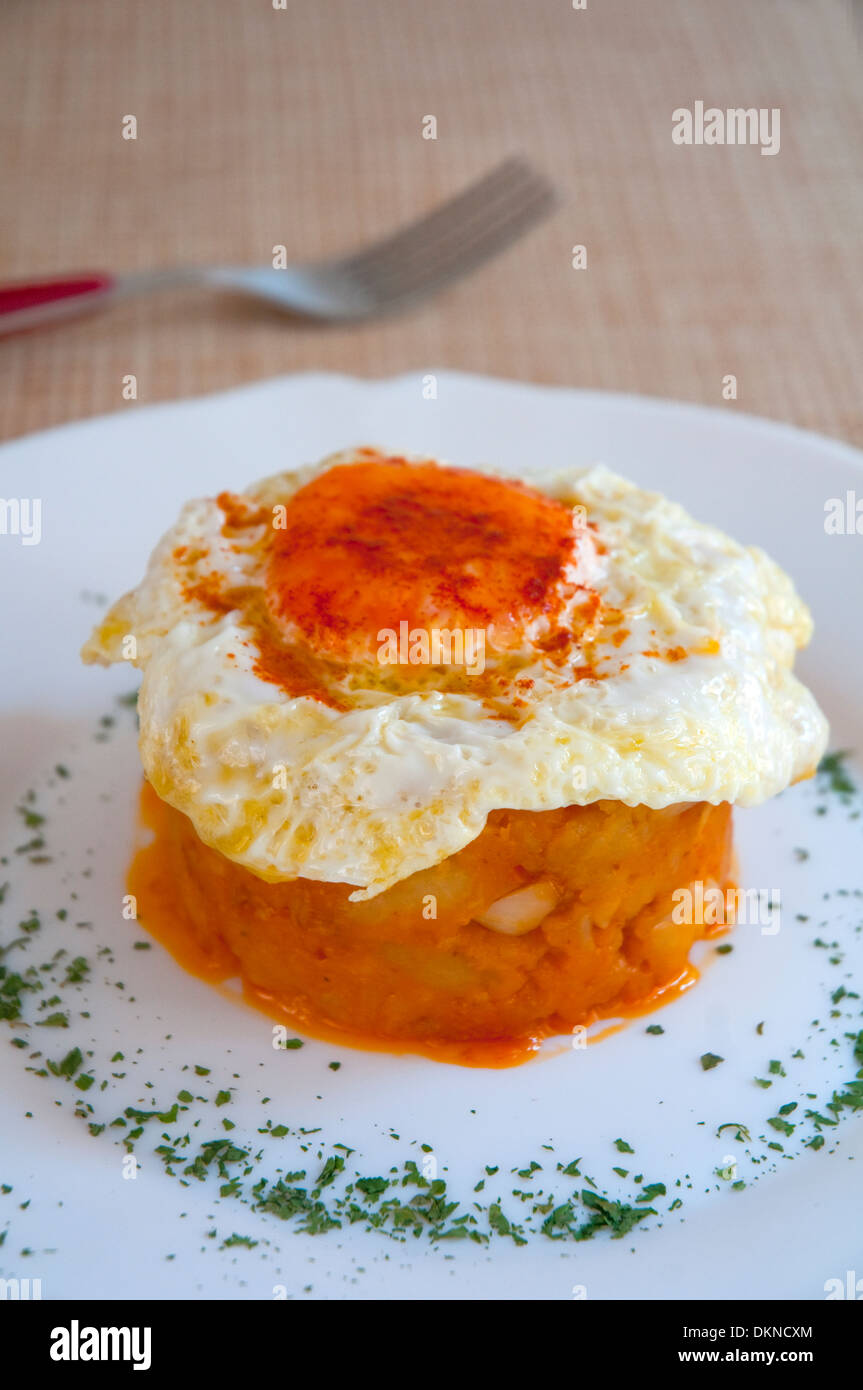 Guiso frito hi-res stock photography and images - Alamy