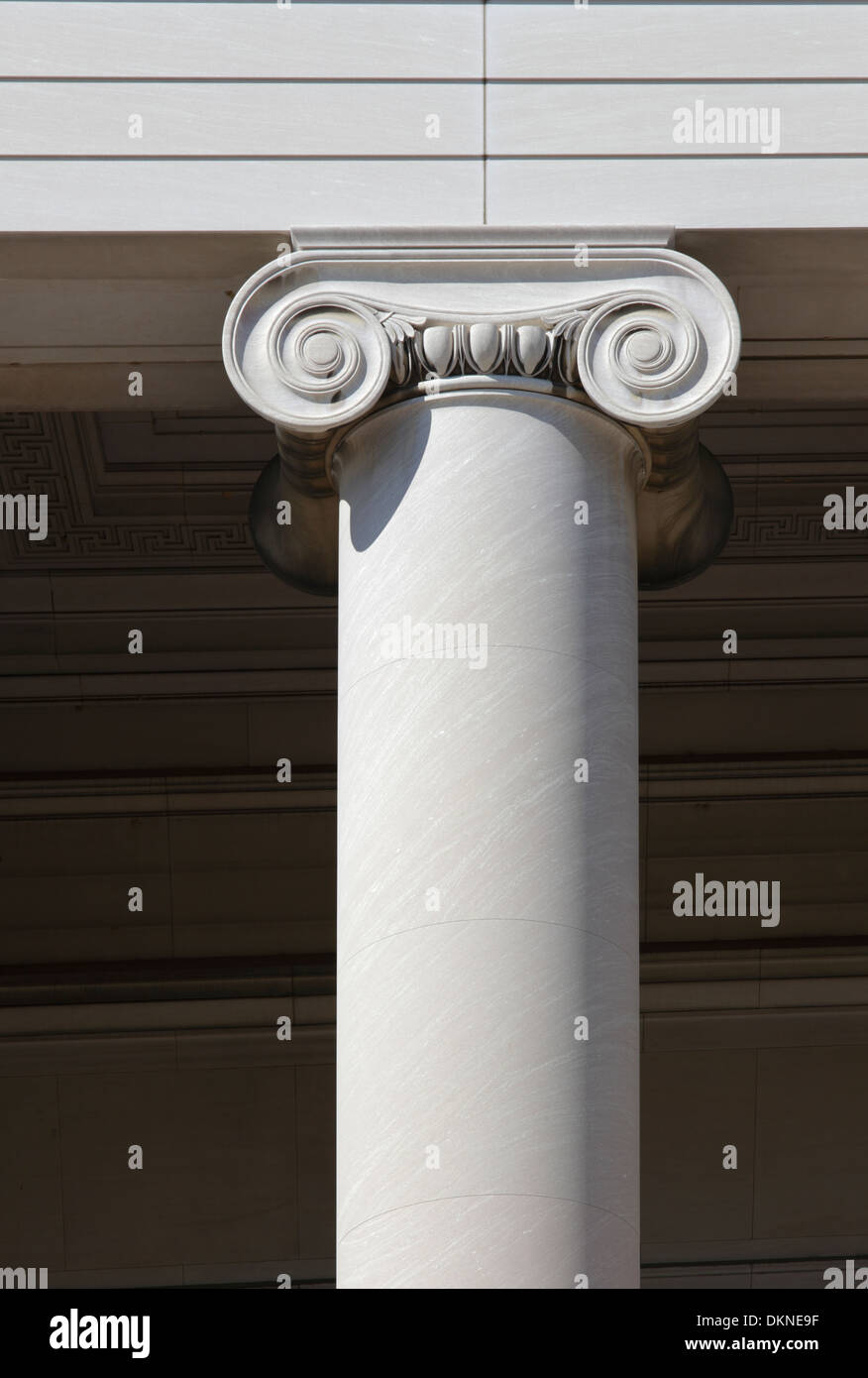 Ionic column hi-res stock photography and images - Alamy