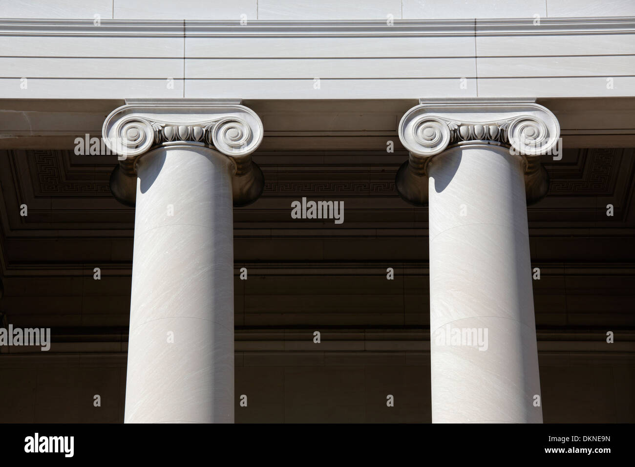Ionic capitals hi-res stock photography and images - Alamy