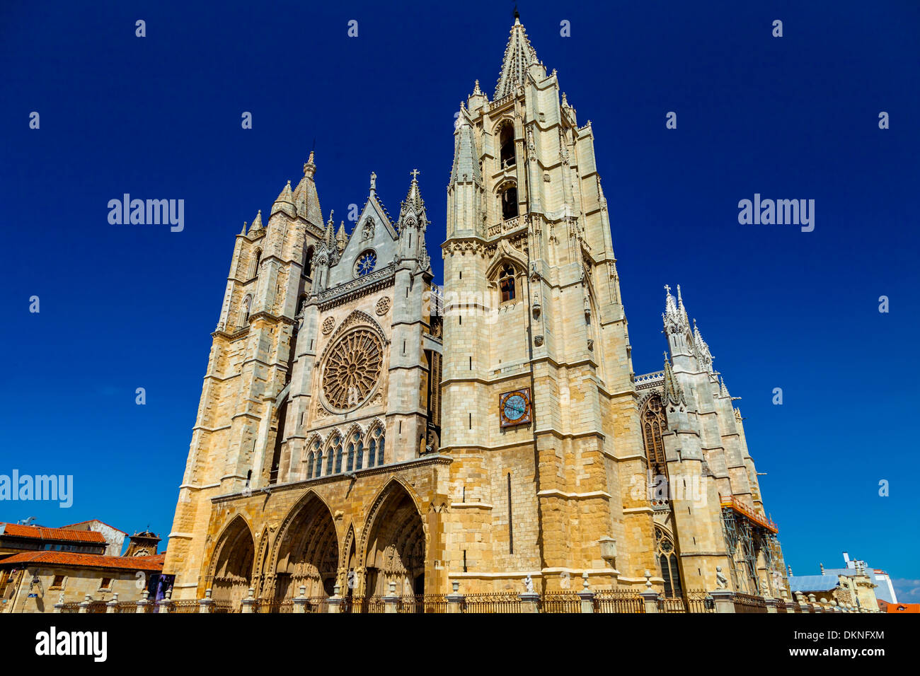 Gothic cathedral leon castilla leon hi-res stock photography and images ...