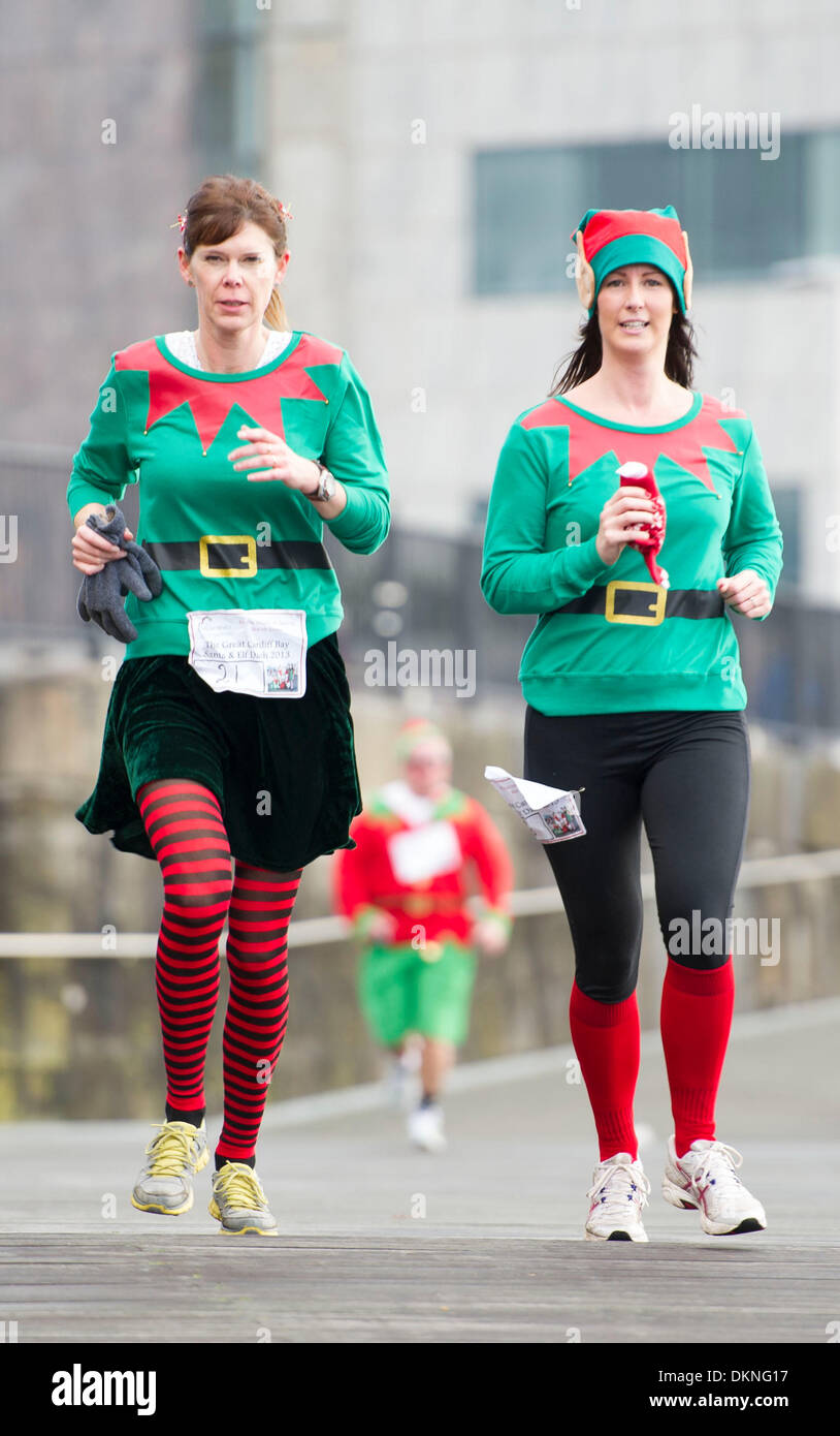 Cardiff, Wales, UK.8th Dec 2013. The Great Cardiff Bay Santa and Elf ...