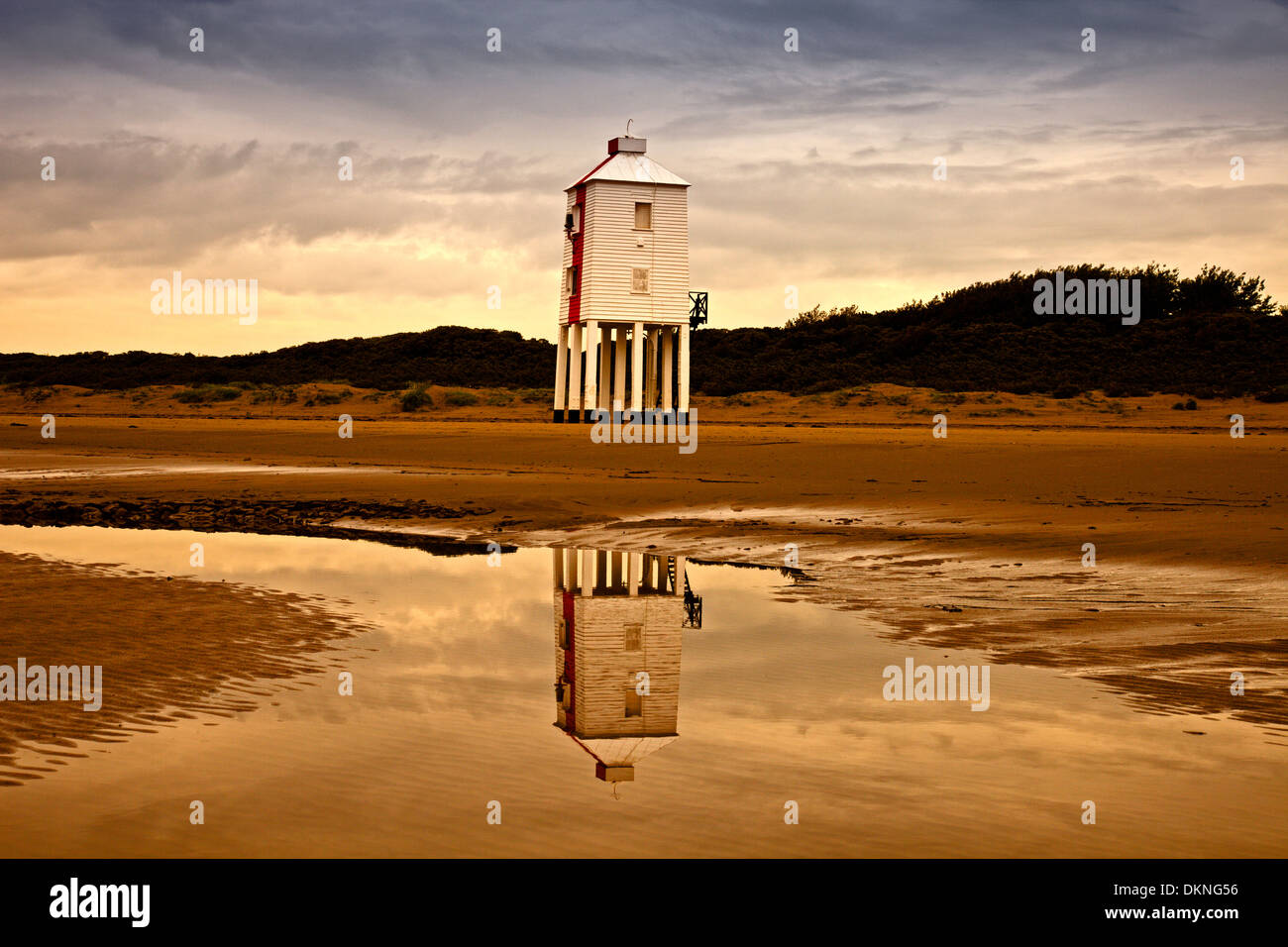 The wooden Burnham-on-Sea Low lighthouse on the beach, Somerset ...