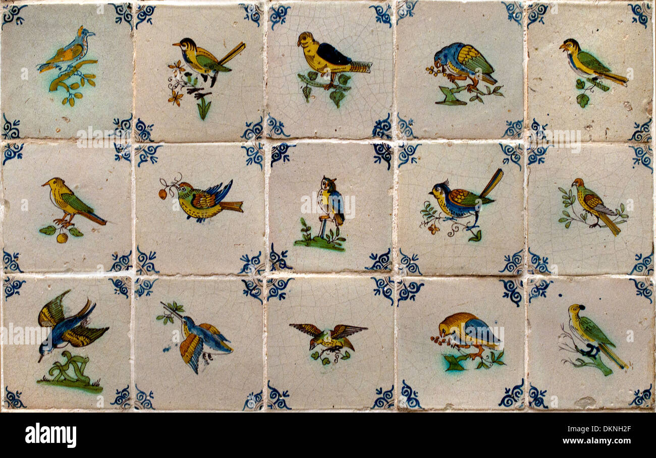 Delft tile bird hi-res stock photography and images - Alamy