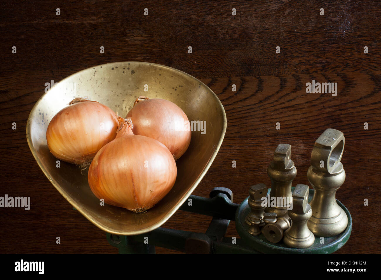 white onions in scale Stock Photo - Alamy