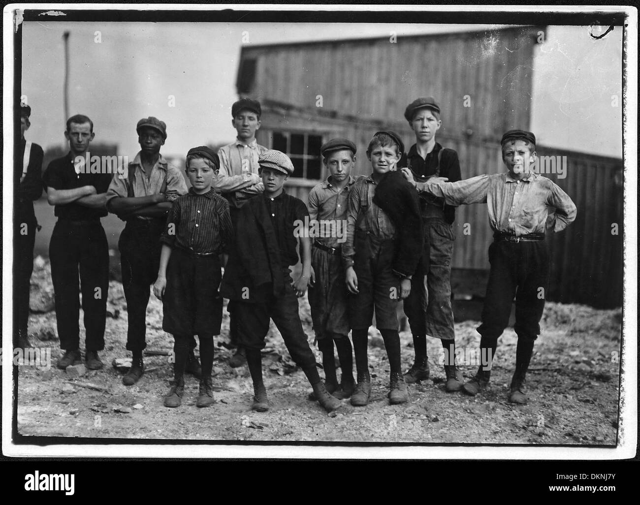 Night shift factory hi-res stock photography and images - Alamy