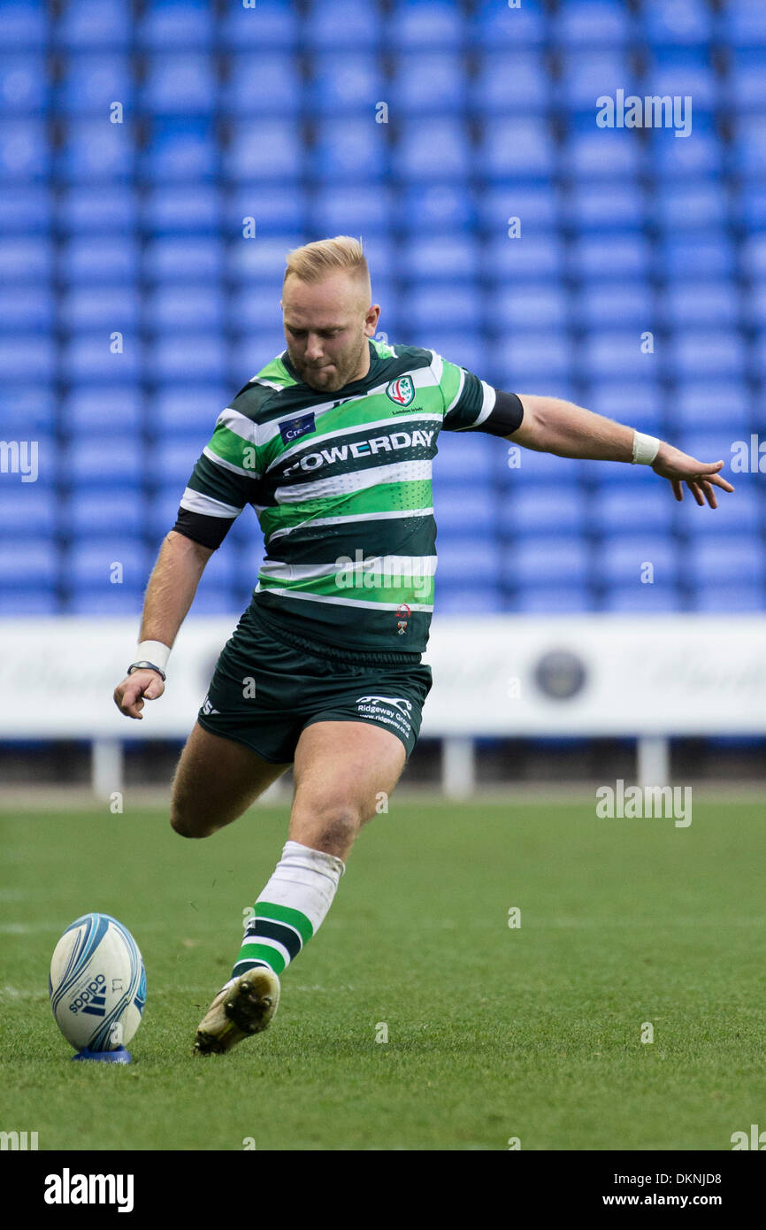Sport rugby union action kicking stadium hi-res stock photography and ...