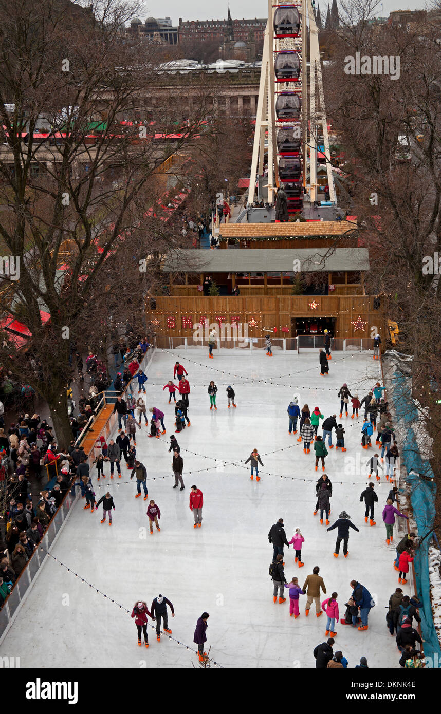 Edinburgh christmas ice rink fun hi-res stock photography and images ...
