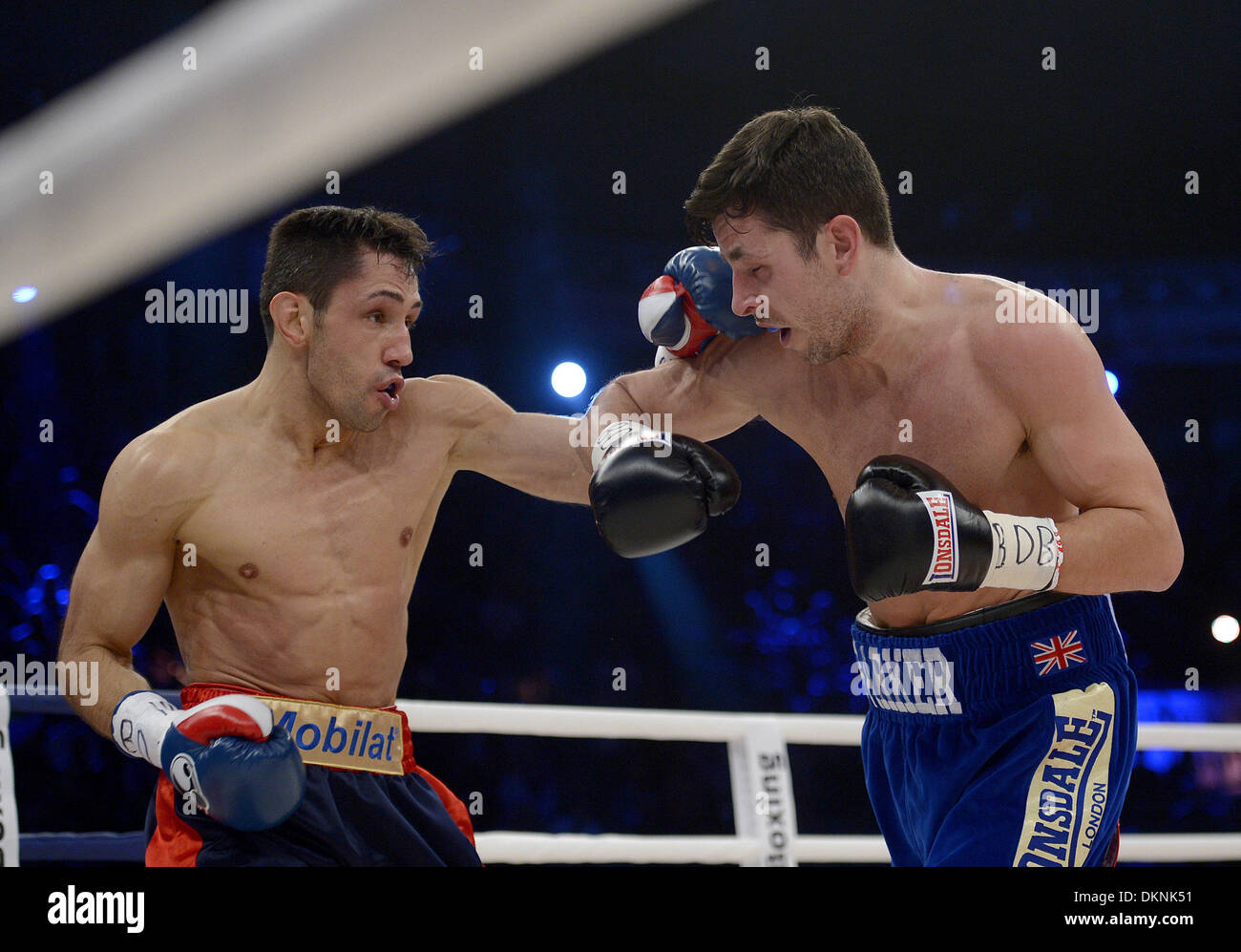 German boxer Felix Sturm (L) fights British IBF middleweight world ...