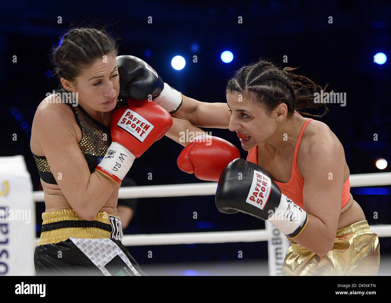 Stuttgart, Germany. 7th Dec, 2013. Italy's Simona Galassi fights ...