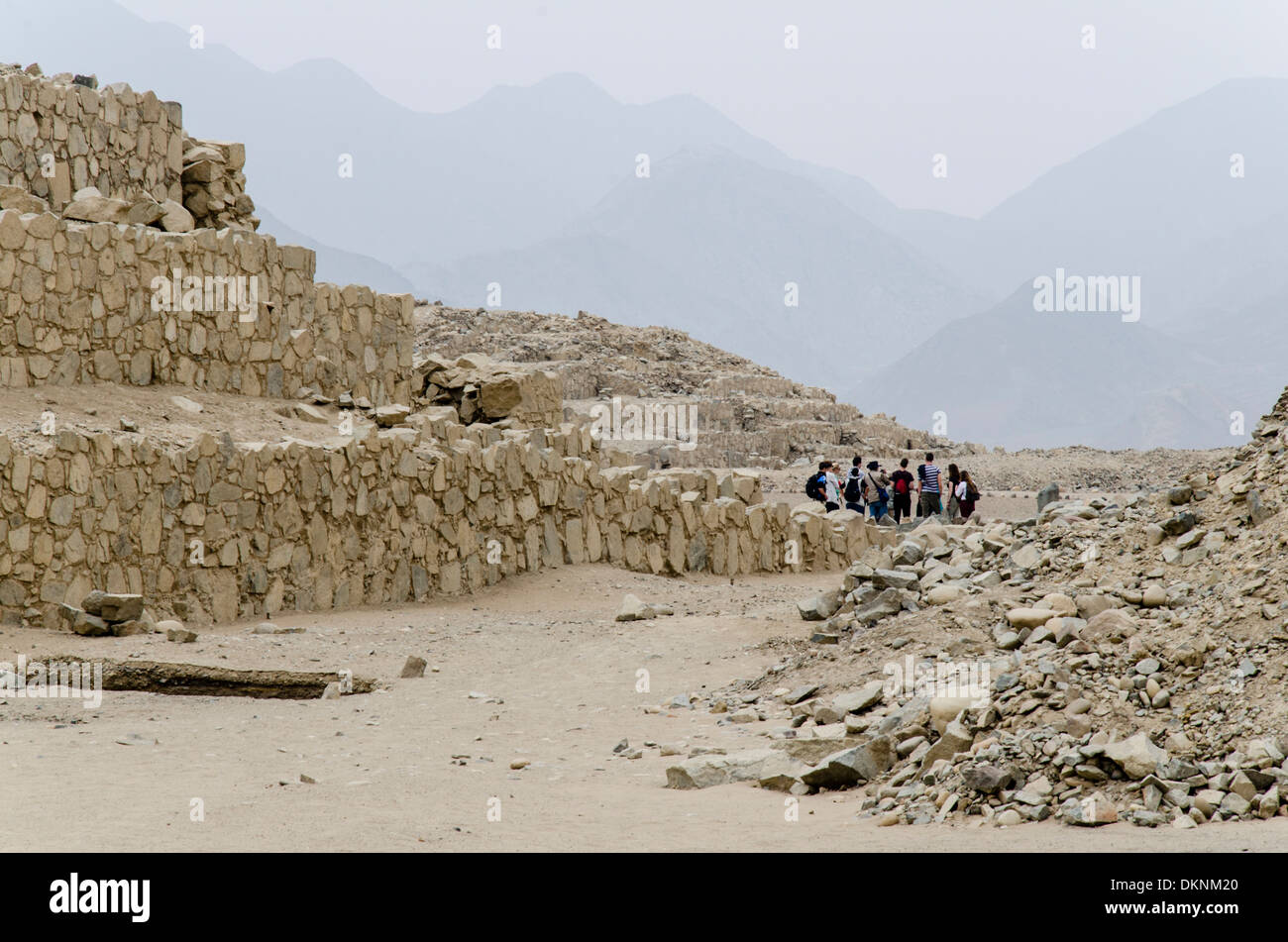 Caral ( 2600 BCE and 2000 BCE) the most ancient city of the Americas ...