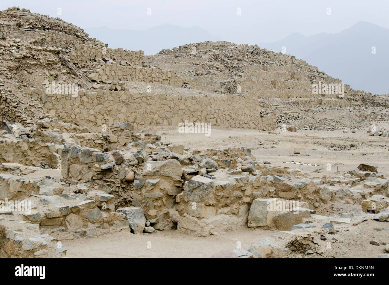 Caral ( 2600 BCE and 2000 BCE) the most ancient city of the Americas ...