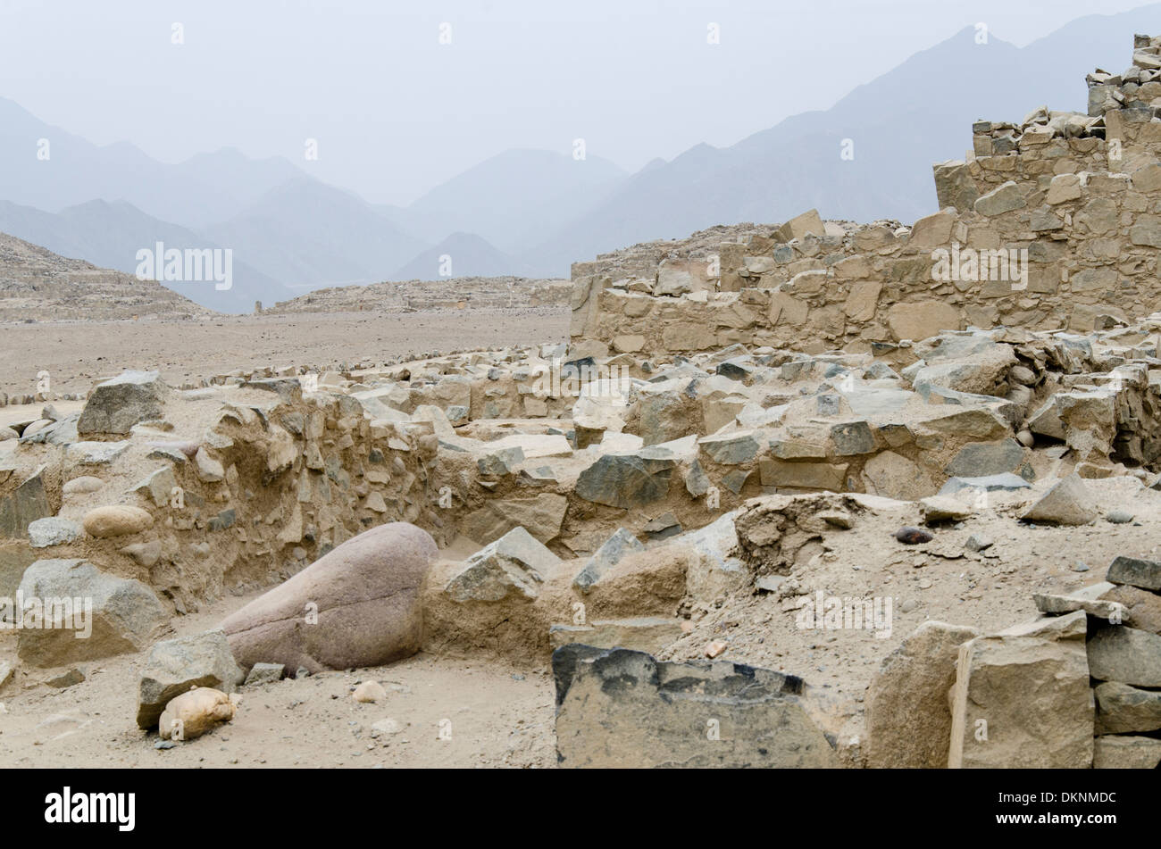 Caral ( 2600 BCE and 2000 BCE) the most ancient city of the Americas ...