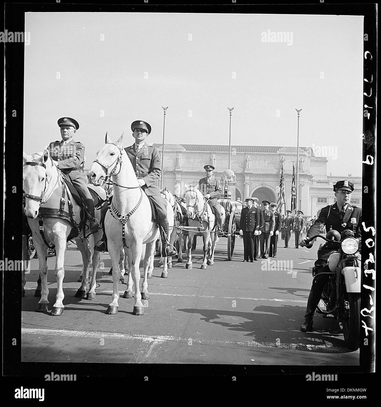 Franklin Delano Roosevelt's flag-draped casket placed on an artillery ...