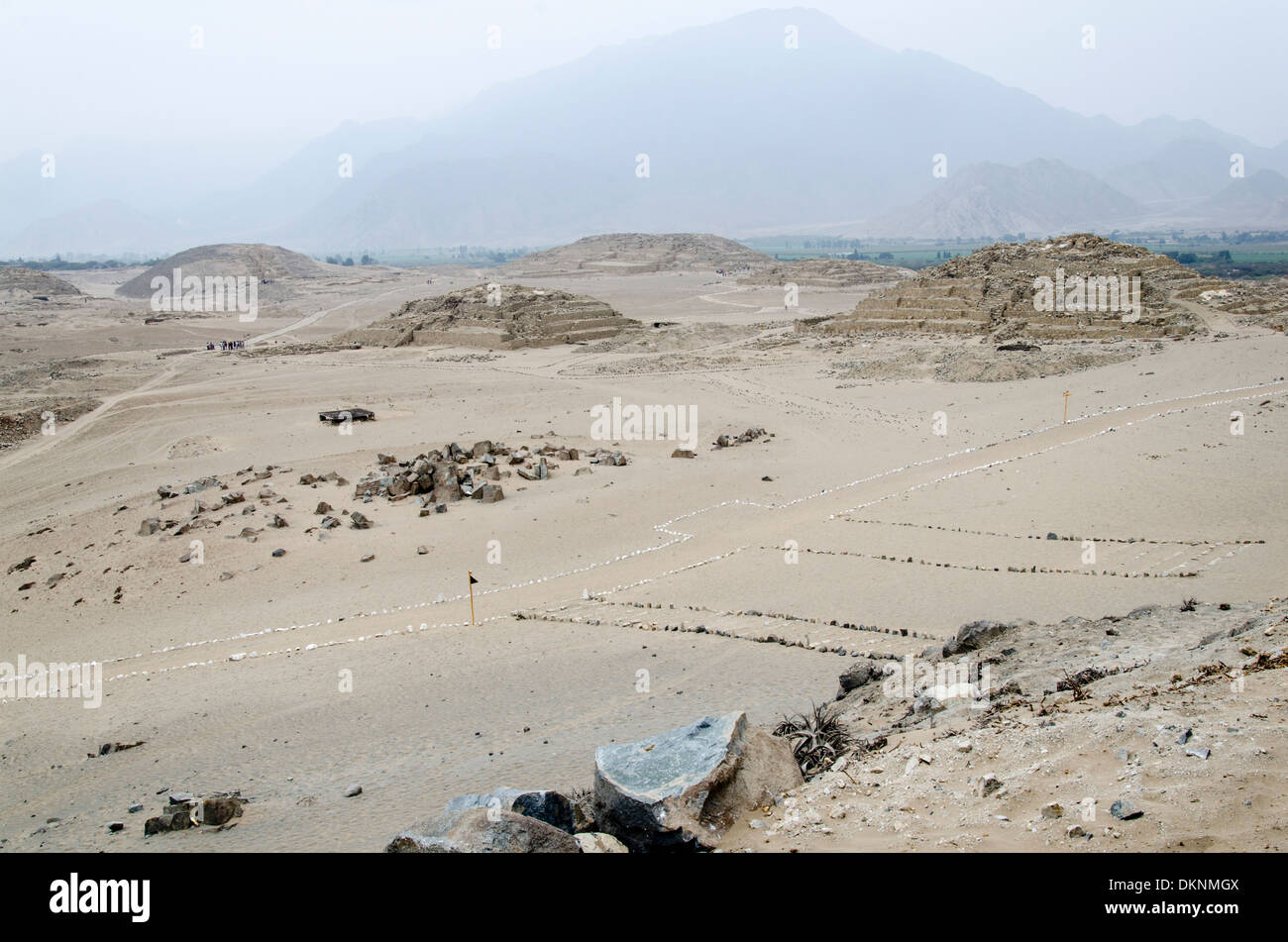 Caral ( 2600 BCE and 2000 BCE) the most ancient city of the Americas ...