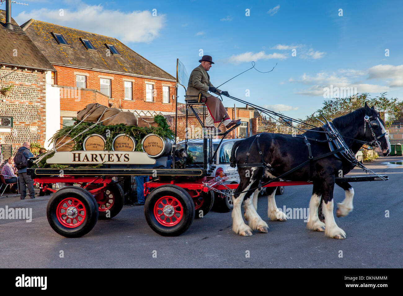 Harveys Brewery Dray and Drayman Outside The John Harvey Tavern, Lewes, Sussex, England Stock ...