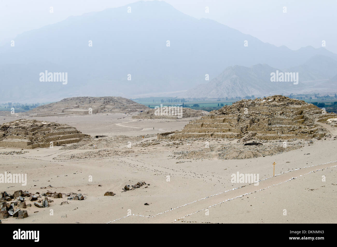 Caral ( 2600 BCE and 2000 BCE) the most ancient city of the Americas ...
