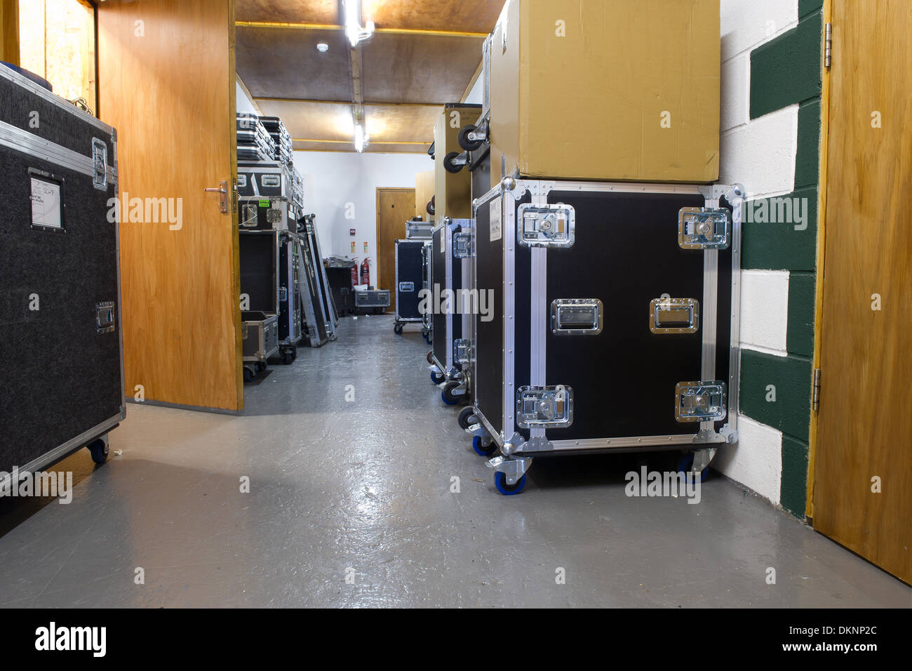 Flight cases hi-res stock photography and images - Alamy