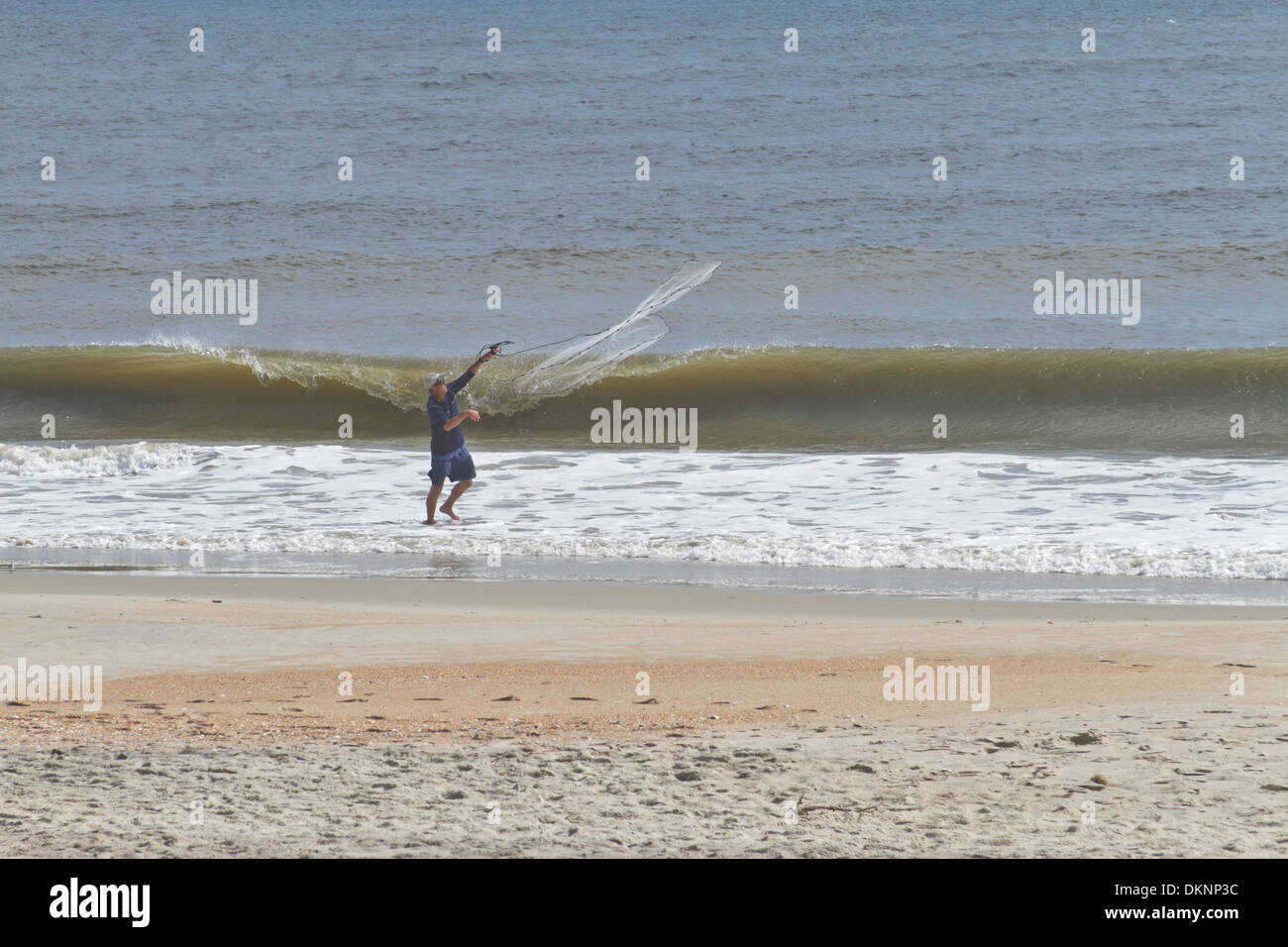 Fisherman casts net catch fish hi-res stock photography and images - Alamy