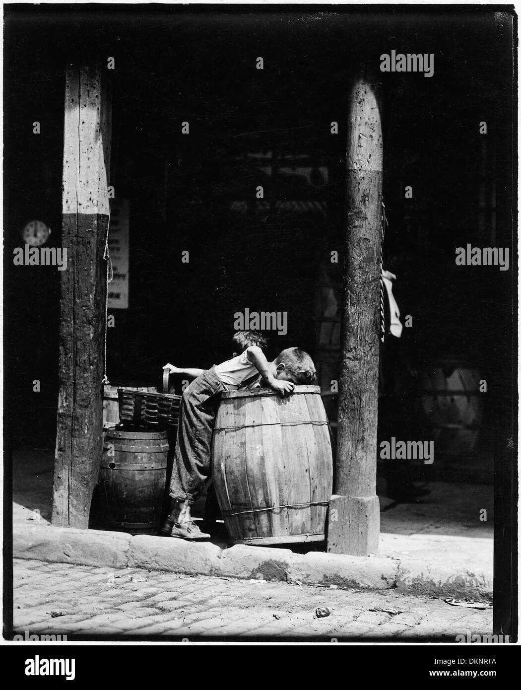 Boy in barrel hi-res stock photography and images - Alamy