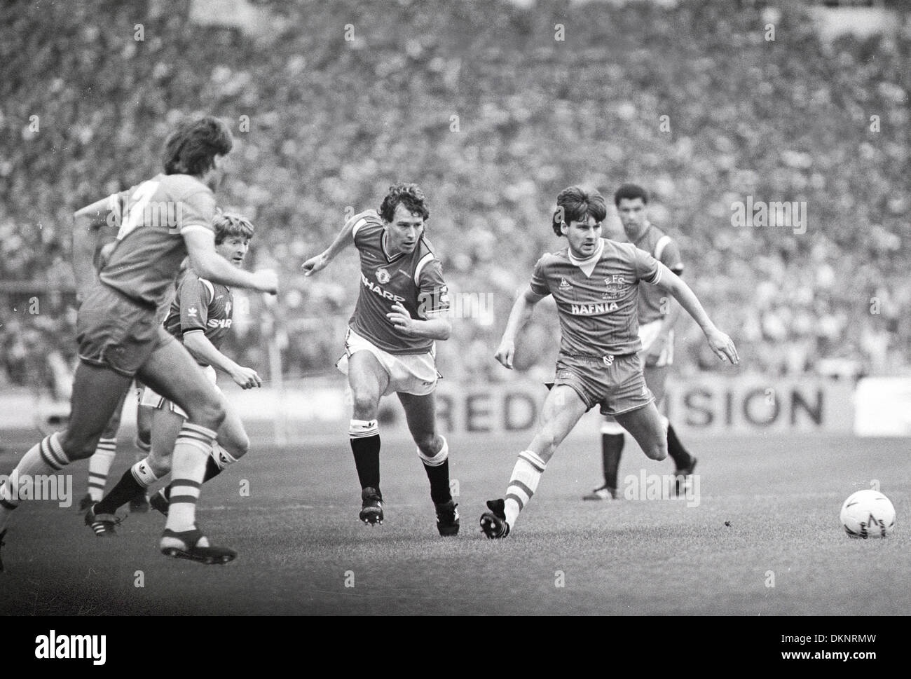 1985 fa cup final manchester united hi-res stock photography and images ...