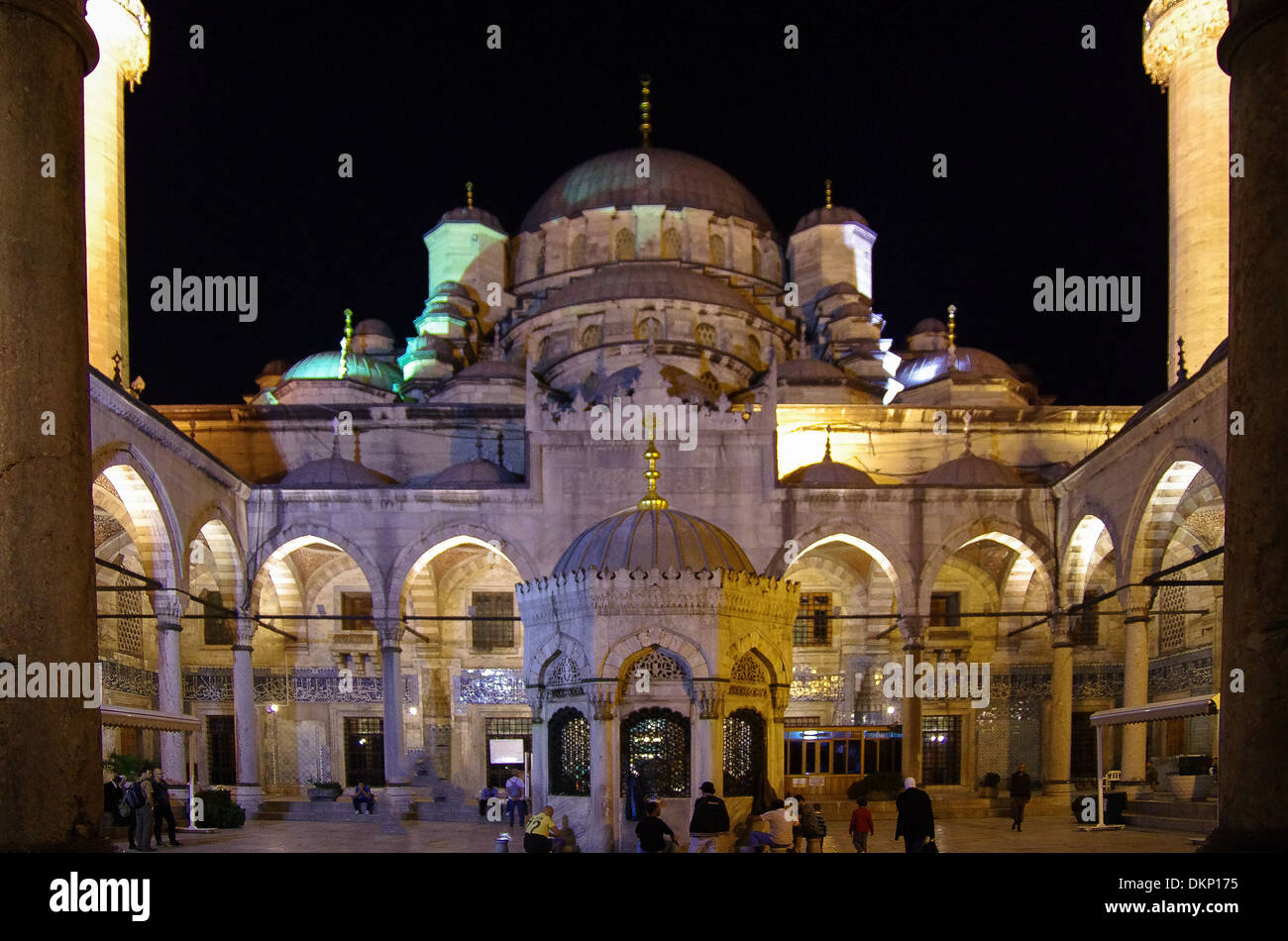 New mosque yeni camii hi-res stock photography and images - Alamy