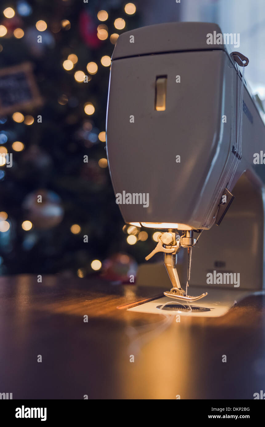 Hand sew hi-res stock photography and images - Alamy