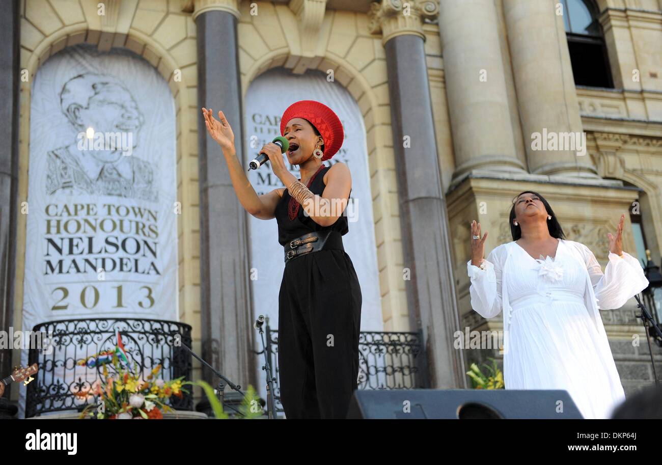 Cape Town, South Africa. 8th Dec, 2013. Bulelwa Basse and Vicky Sampson at a prayer service for ...
