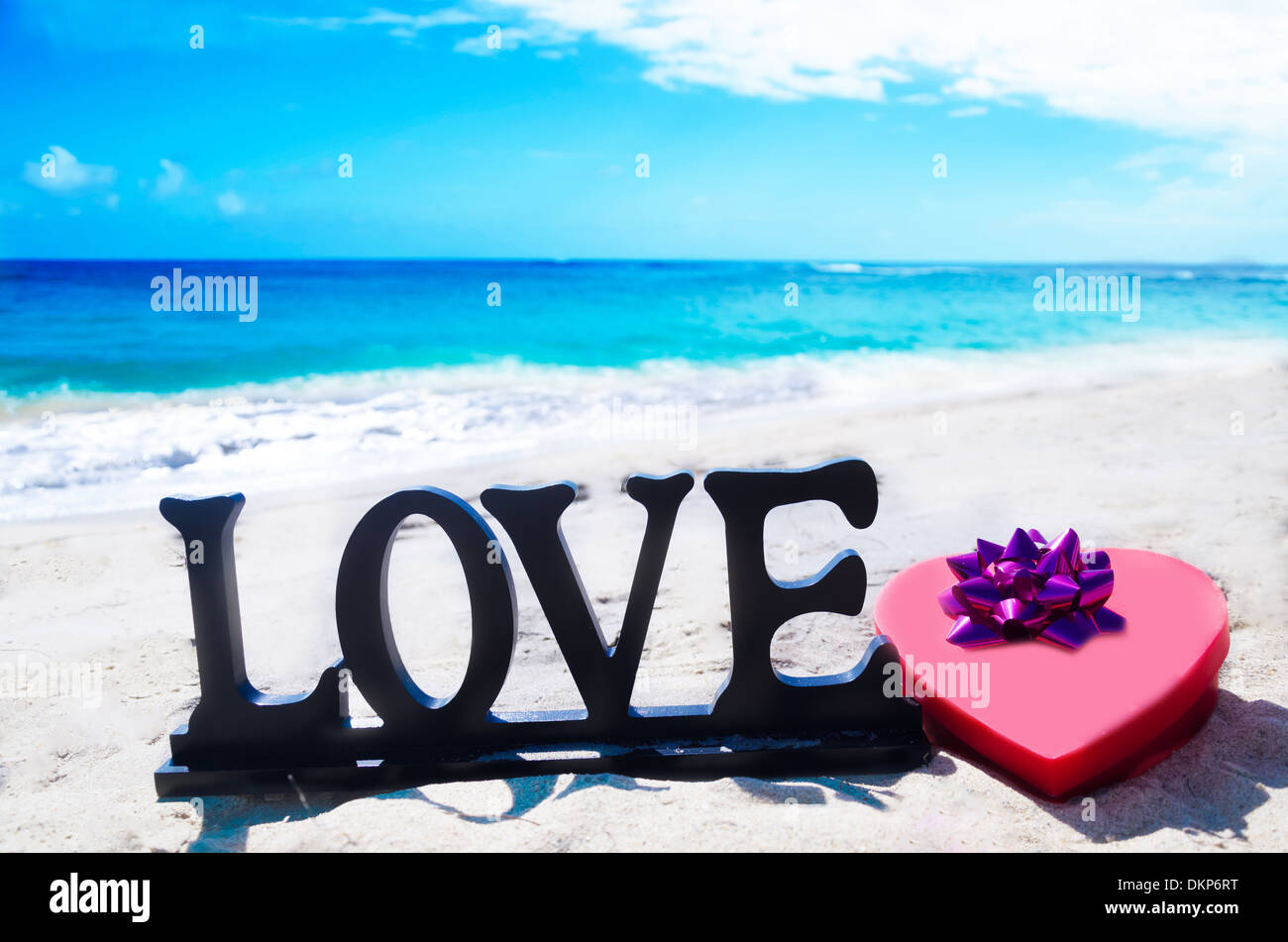 Heart water beach love shape hi-res stock photography and images - Alamy