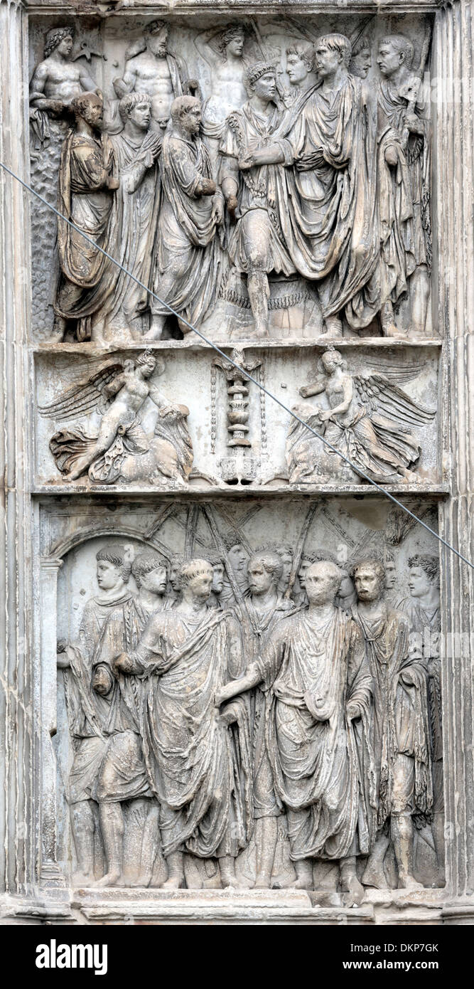 Triumphal arch of trajan hi-res stock photography and images - Alamy