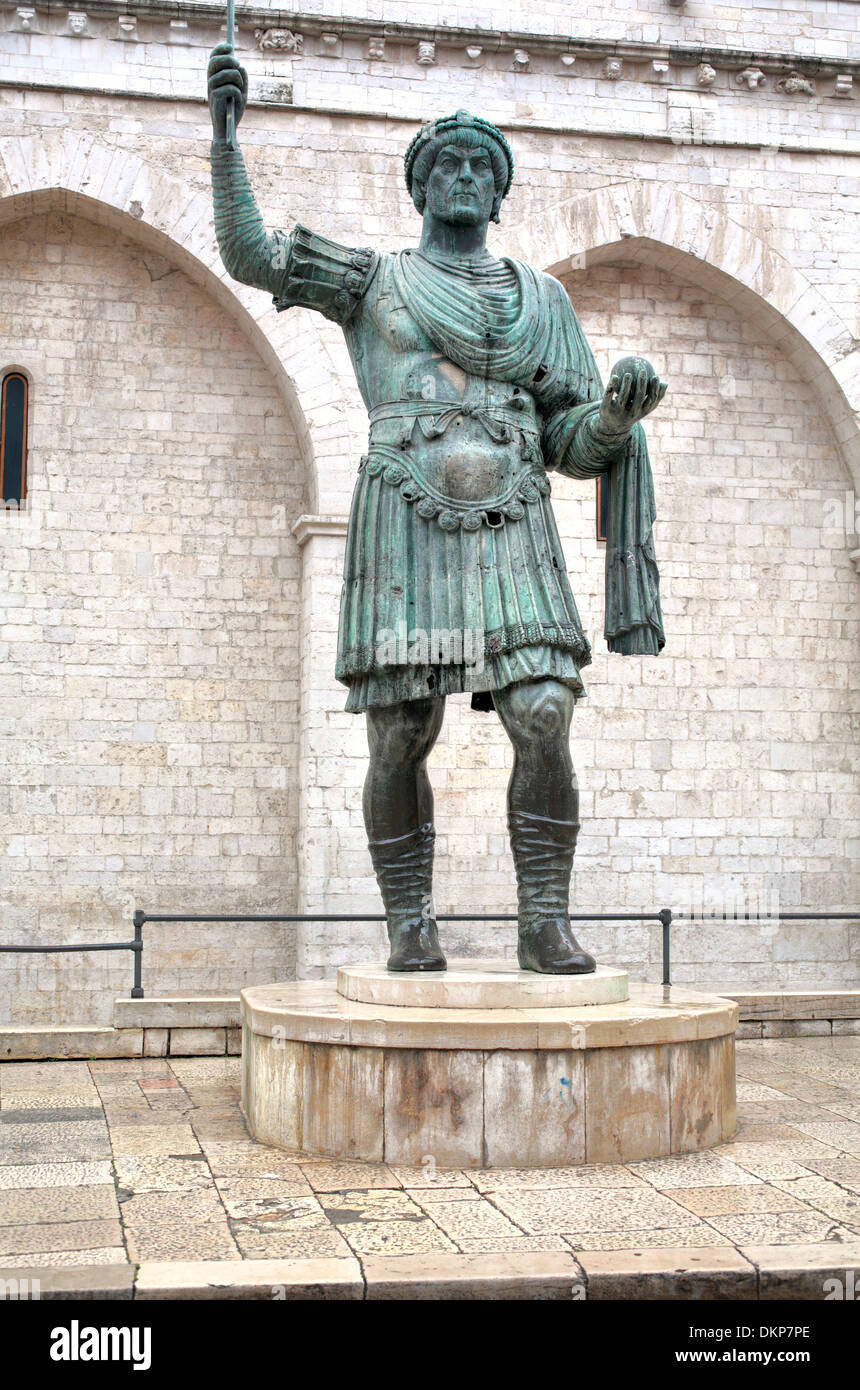 Colossus of Barletta, Barletta, Apulia, Italy Stock Photo: 63798630 - Alamy Colossus of Barletta, Barletta, Apulia, Italy Stock Photo: 63798630 - Alamy