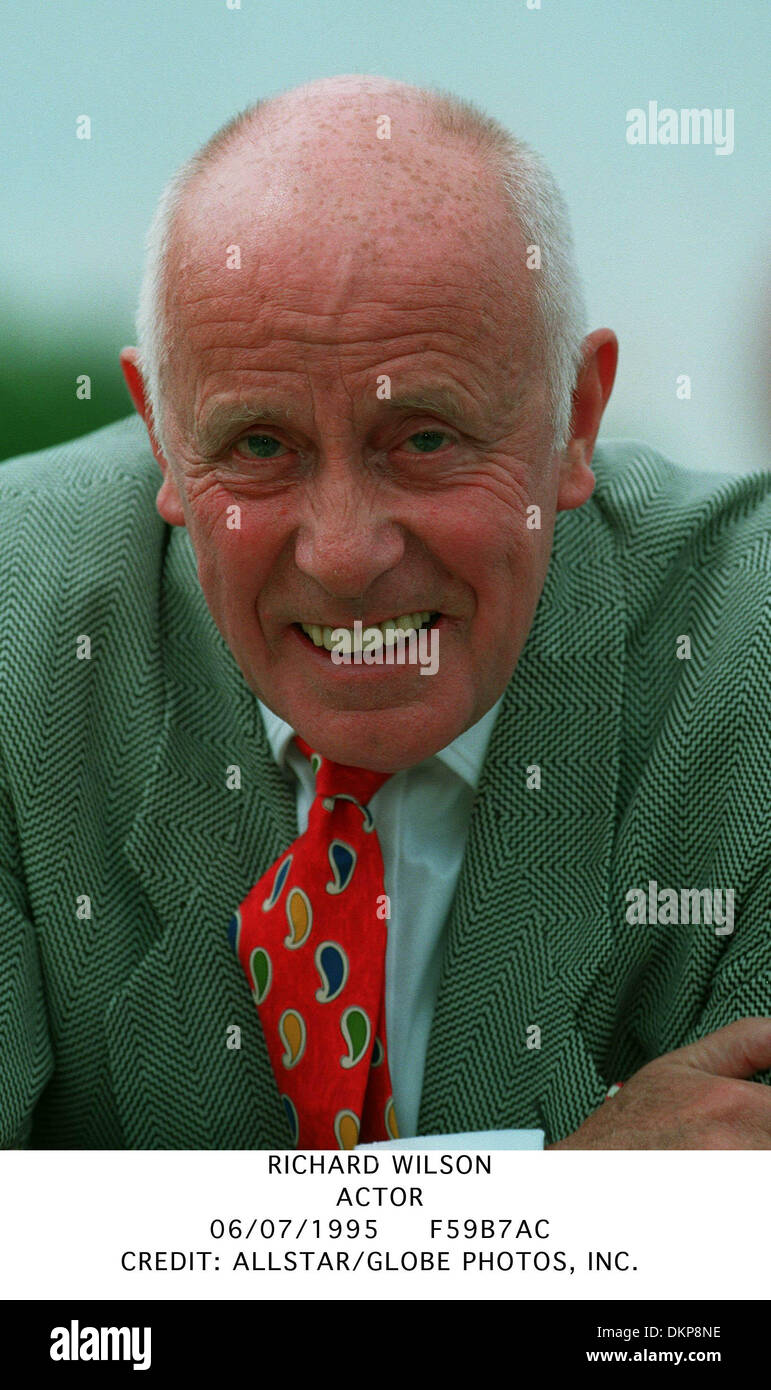 Richard wilson, actor hi-res stock photography and images - Alamy